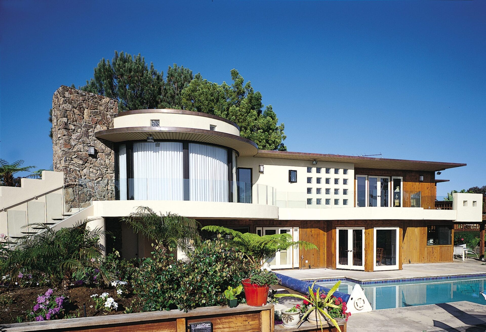 Five Features of Contemporary Architecture | Smith Brothers Construction